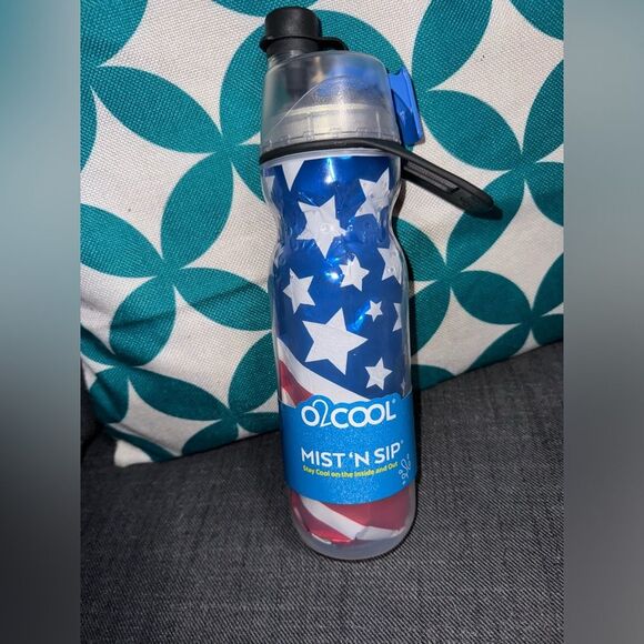 Kitchen | 2 Cool Mist N Sip Patriotic 20oz Water Bottle | Poshmark